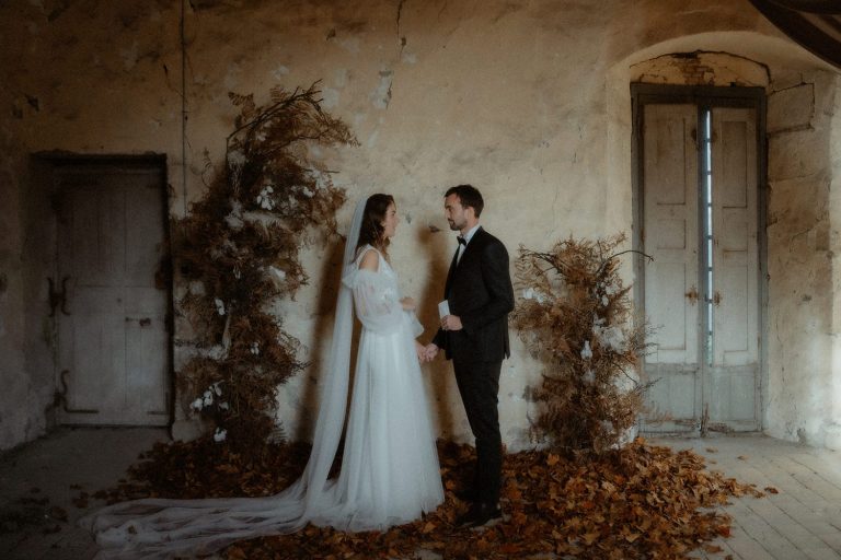 Un mariage simple et élégant en automne - la mariee aux pieds nus