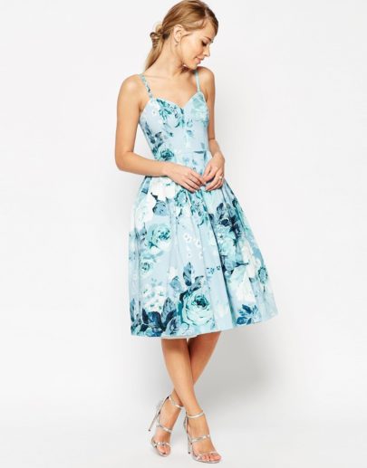 12 robes bleues pour demoiselles d'honneur